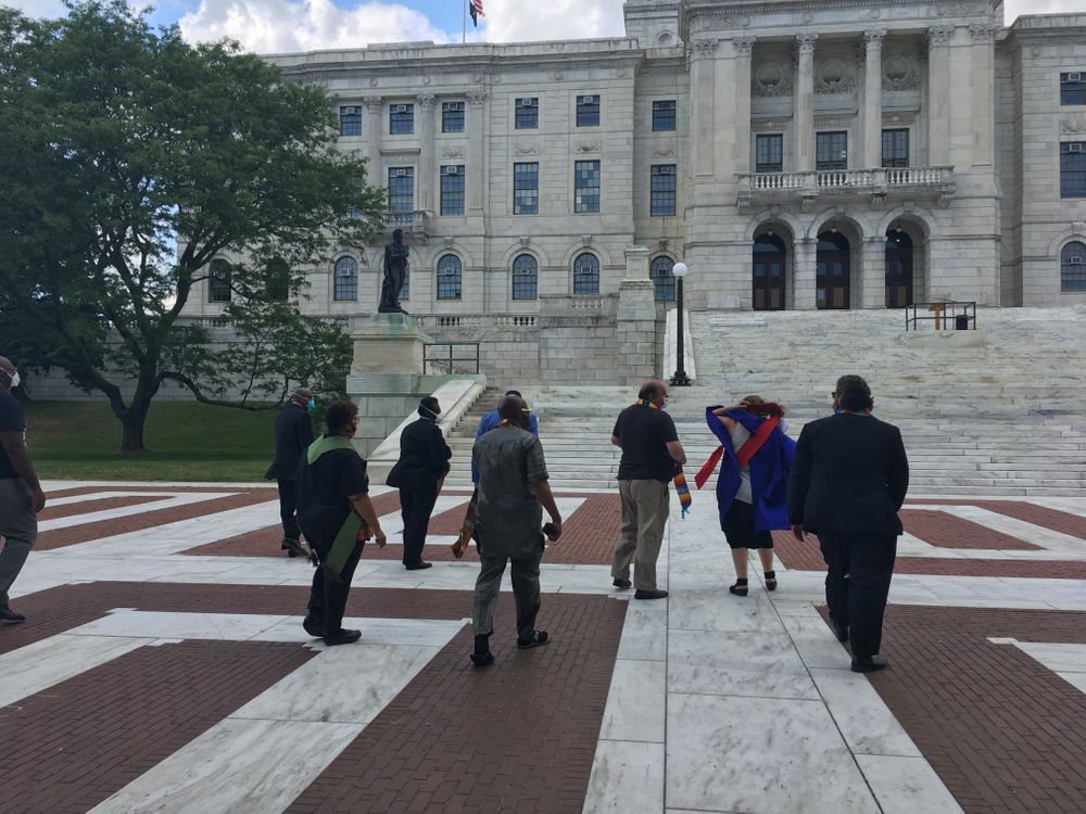 RI faith leaders hold vigil honoring lives lost to police violence ...
