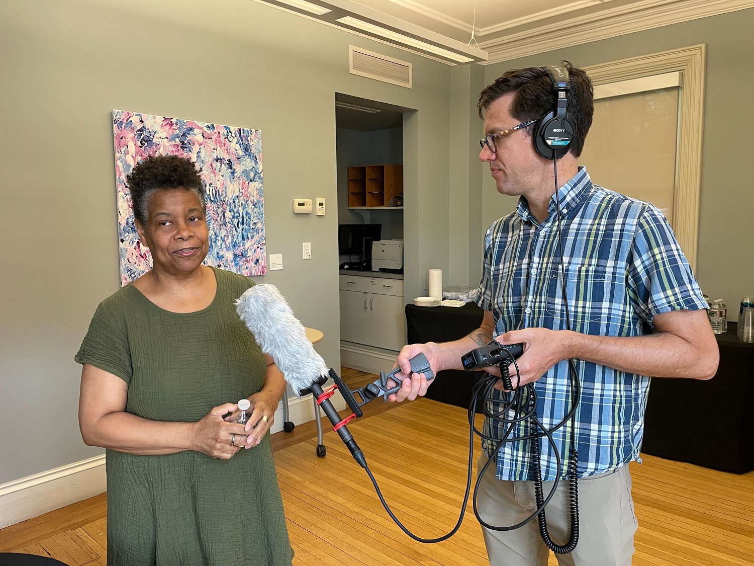 Artist explores ‘intimate bond of freedom and green’ at Simmons Center ...